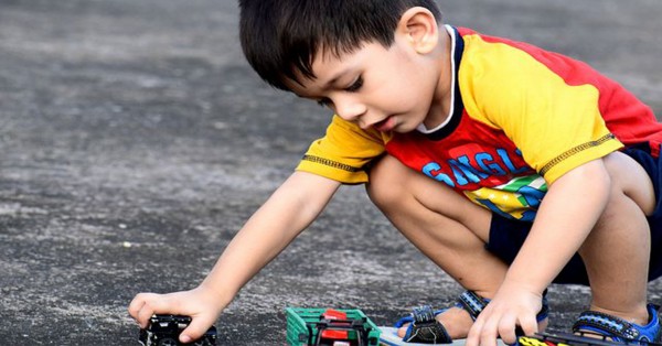 Developing Crossing The Midline In Children - Aussie Childcare Network